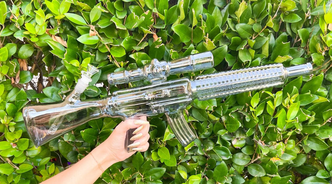 24-Inch Smoke Iridescent Assault Rifle Bong: Command Your Smoke Sesh