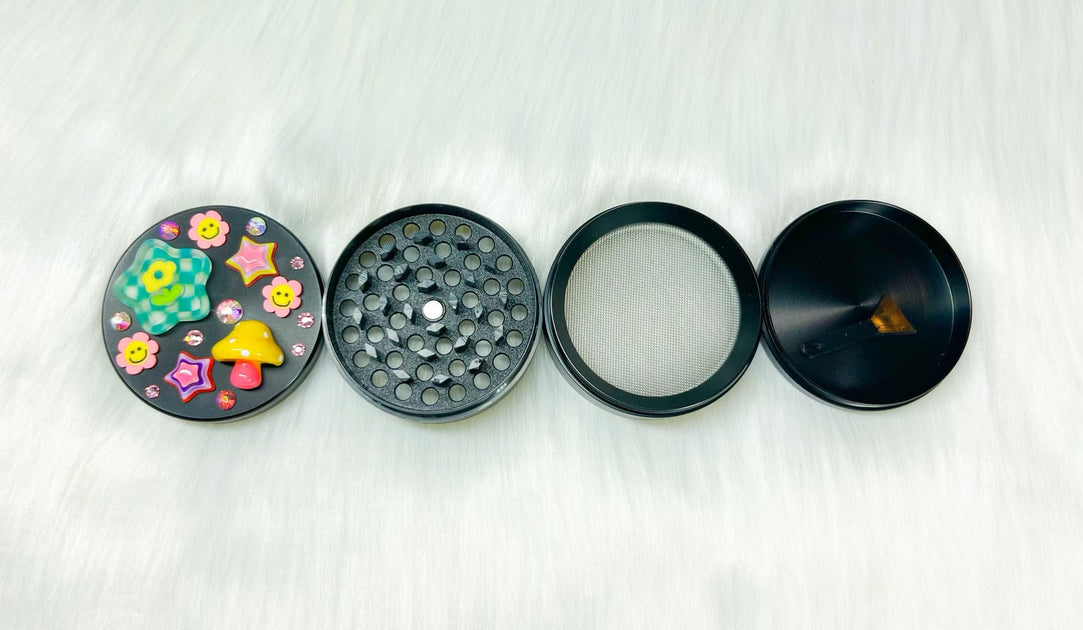 Psychedelic Mushroom Daisy Crystal 4 Piece Grinder