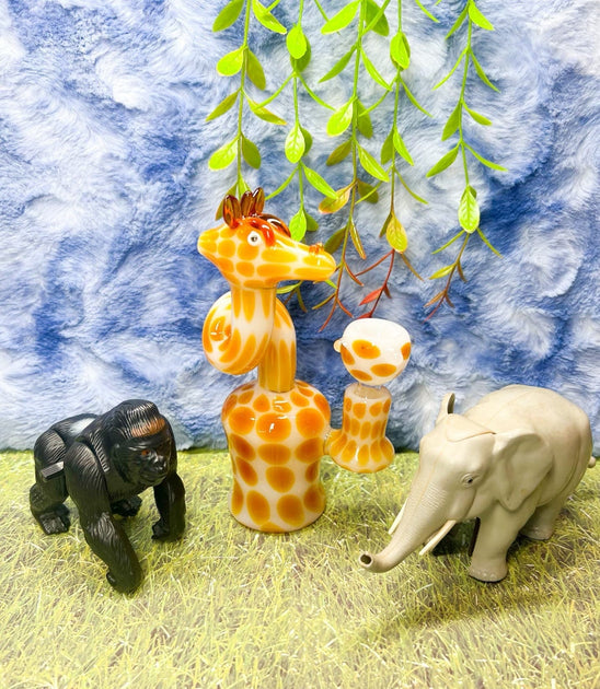 Jeffrey the Giraffe 7″ Glass Dab Rig – Hand‑Blown & One‑of‑a‑Kind