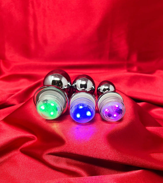 Red Coral Hornet Head Hand Pipe Glass Pipe For Sale|StayLit Design