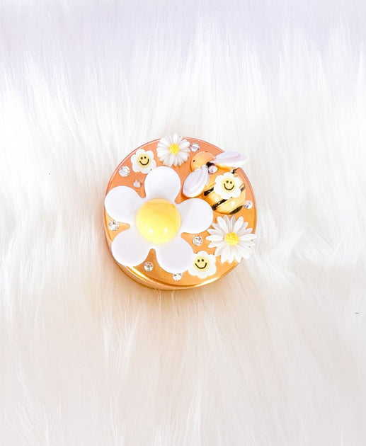 Gold Bee Daisy Crystal Grinder | 4-Piece Grinder 🐝 StayLit Design